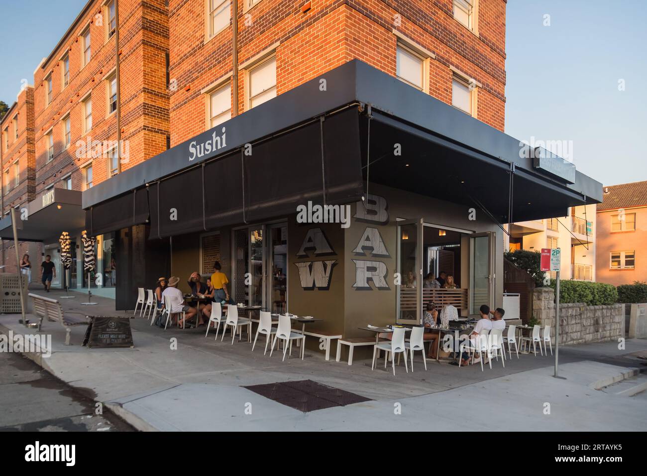 Japanese restaurant exterior hi-res stock photography and images - Alamy