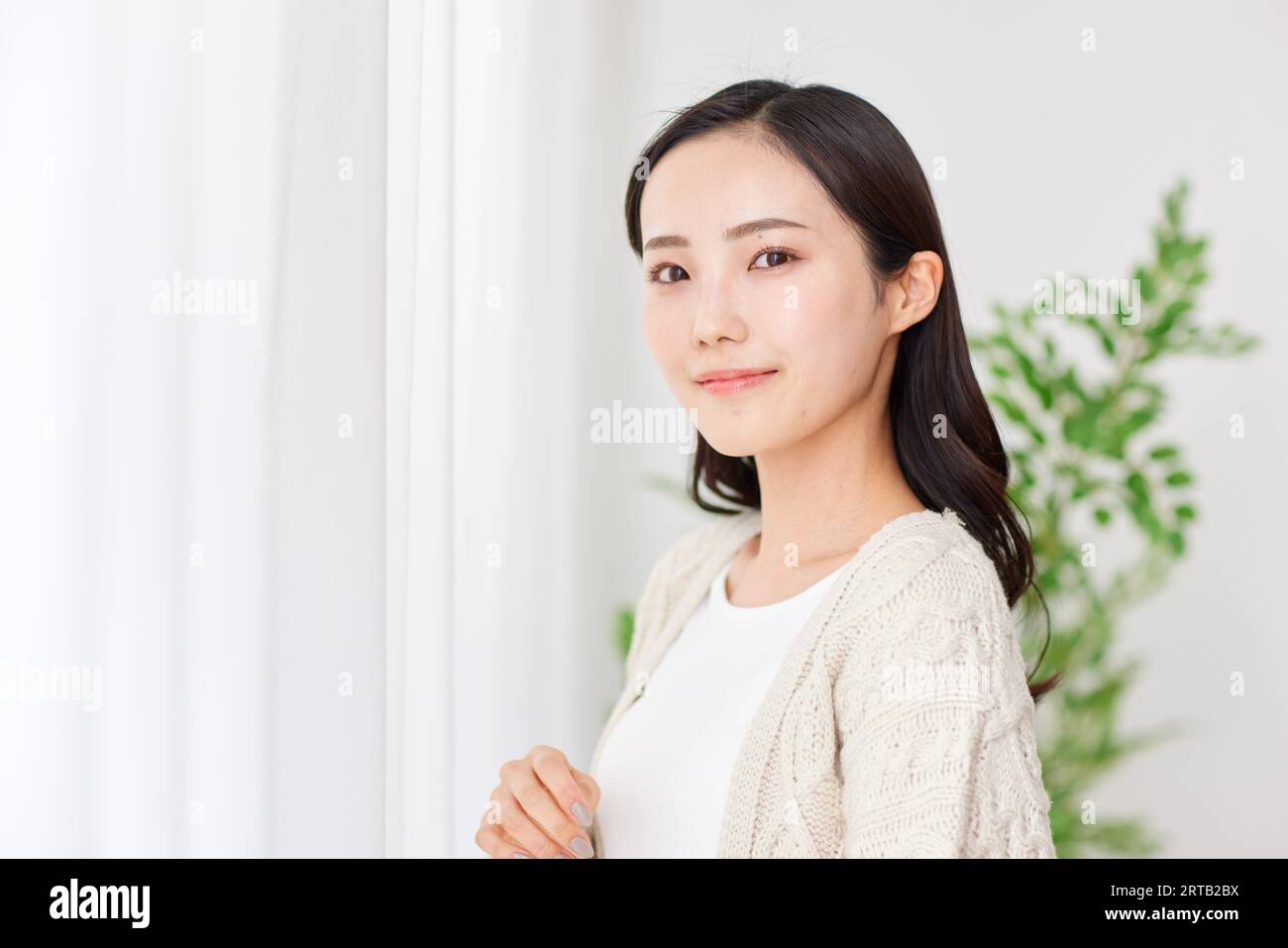 Young Japanese woman portrait Stock Photo - Alamy