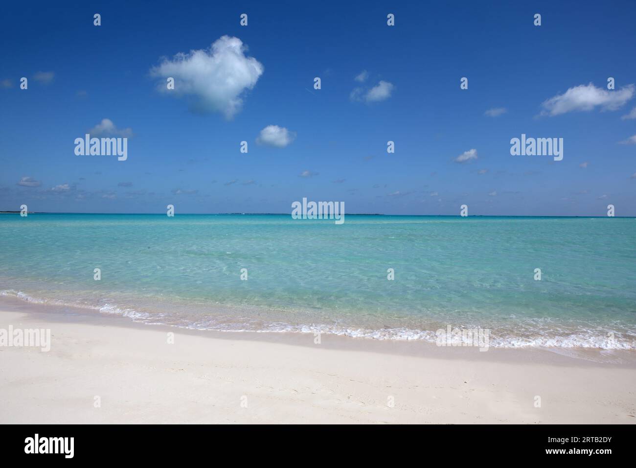 Sandpiper Beach, Treasure Cay, Great Abaco, Bahamas Stock Photo - Alamy