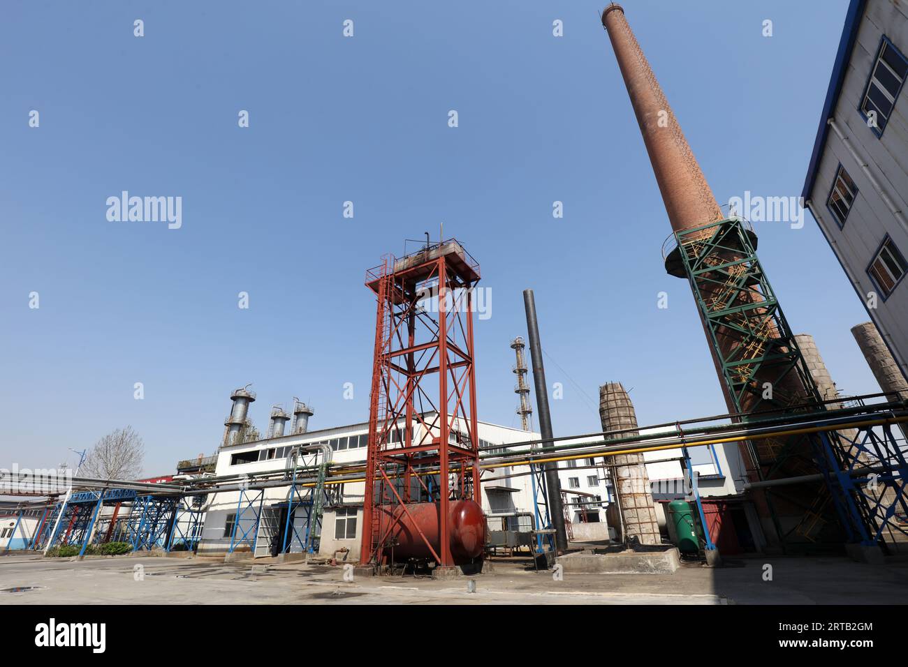 Diesel factories hi-res stock photography and images - Alamy