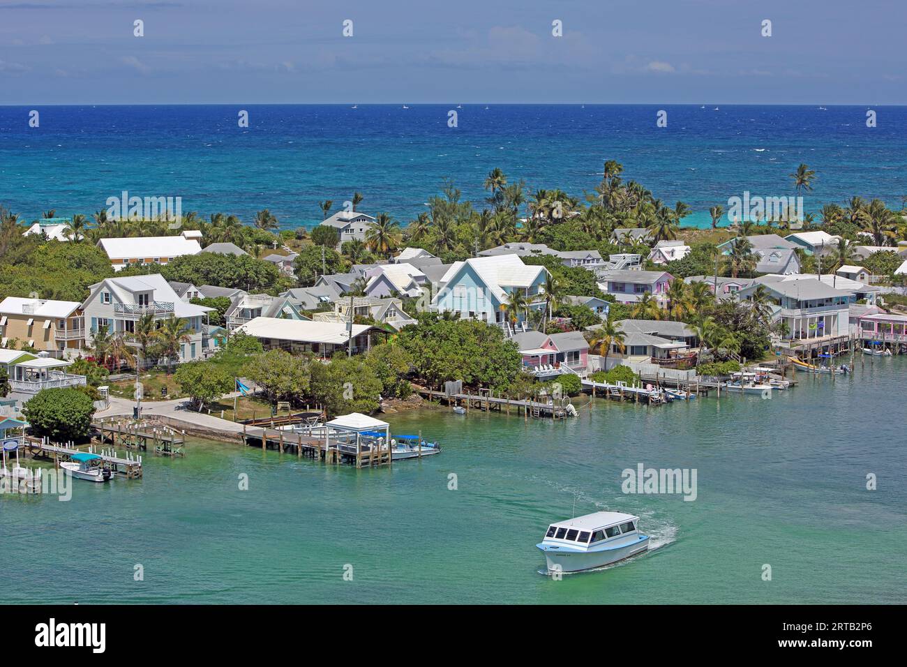 Bahamas air photo islands hi-res stock photography and images - Alamy