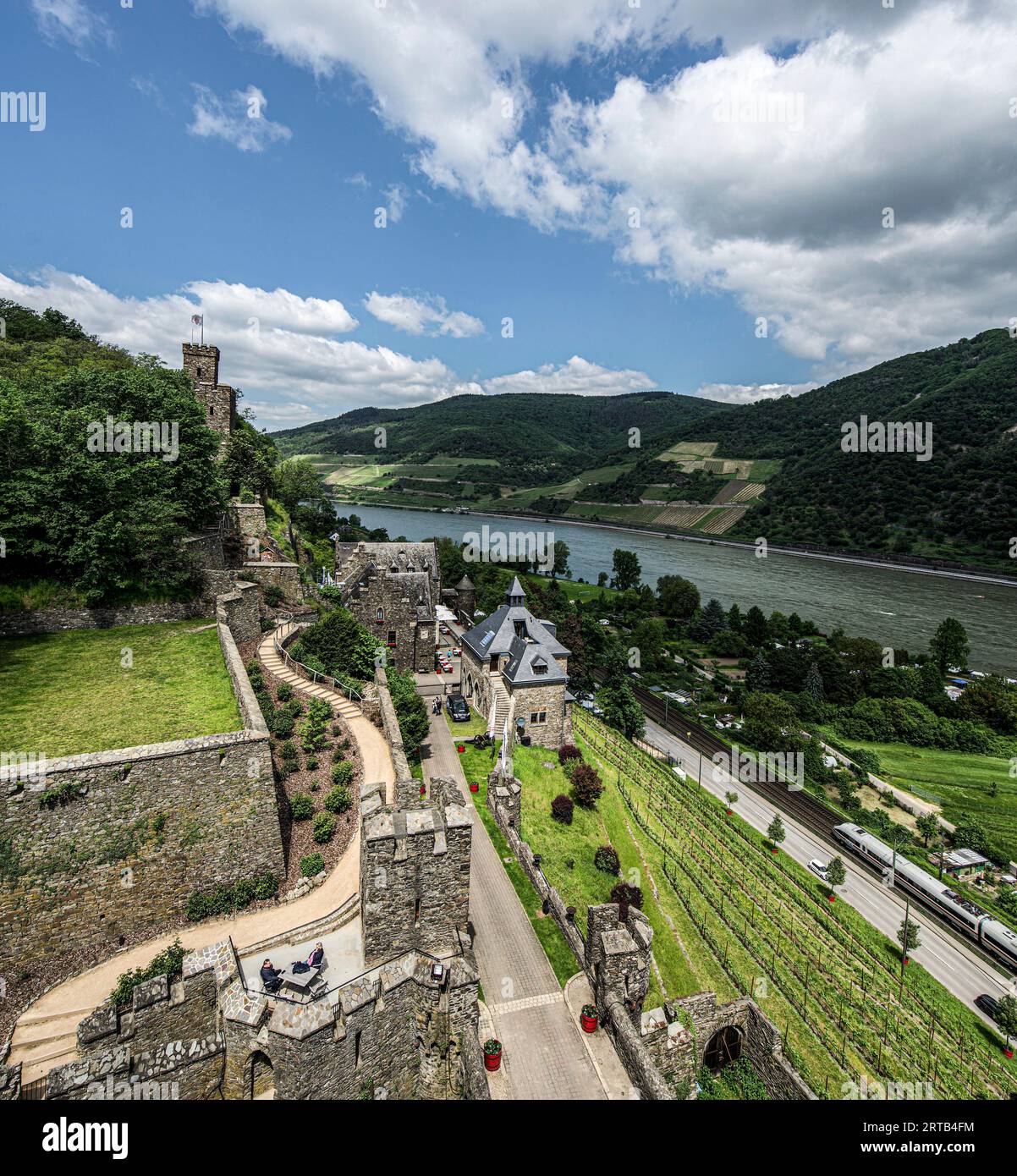 Reichenstein Castle: View over the outer bailey, the tournament area ...