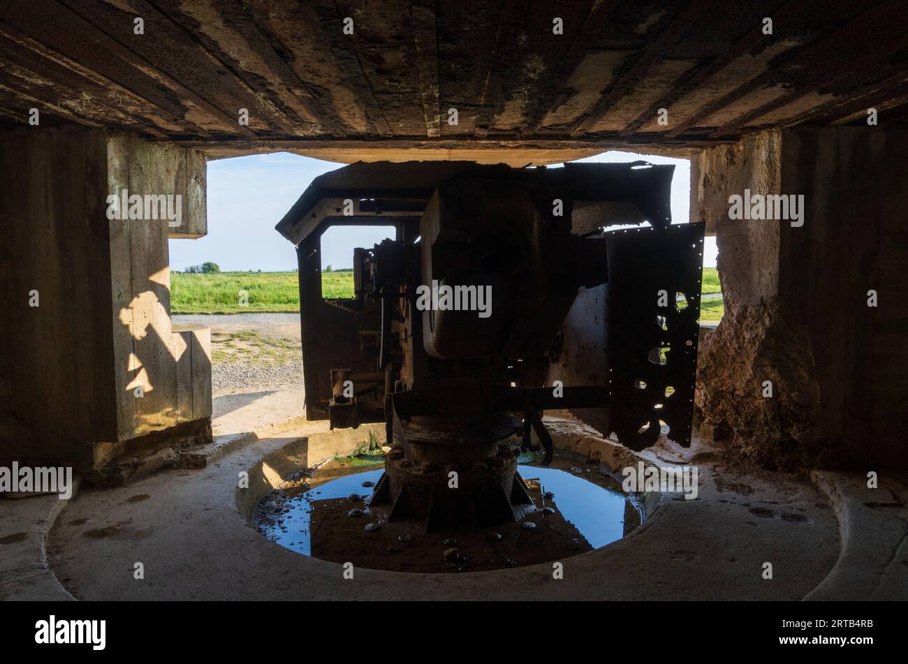 The Longues-sur-Mer battery, World War II Artillery in France Stock ...