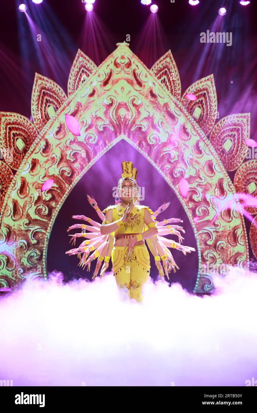 Thousand hands dance hi-res stock photography and images - Alamy