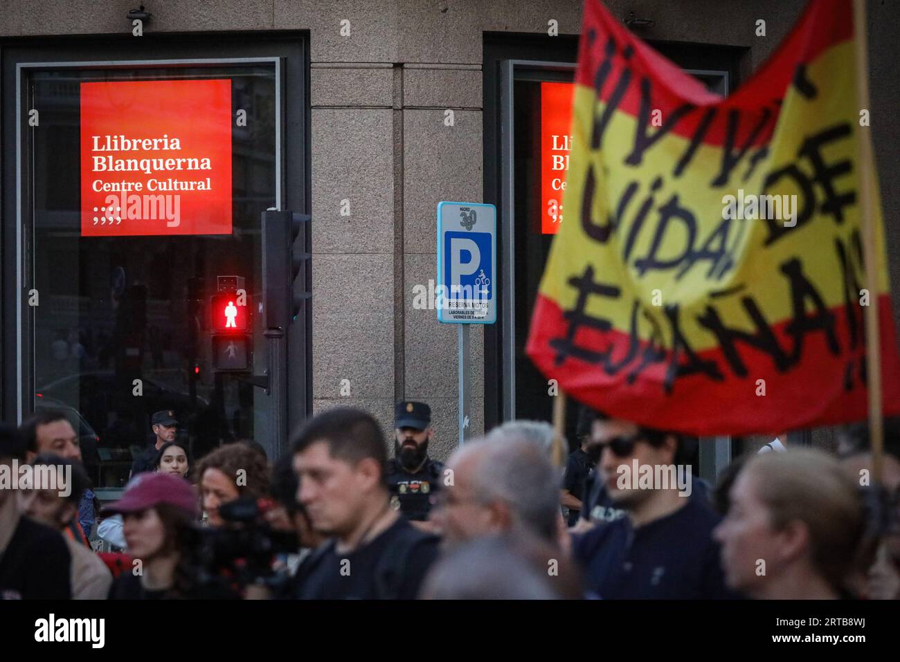 Falangist hi-res stock photography and images - Alamy