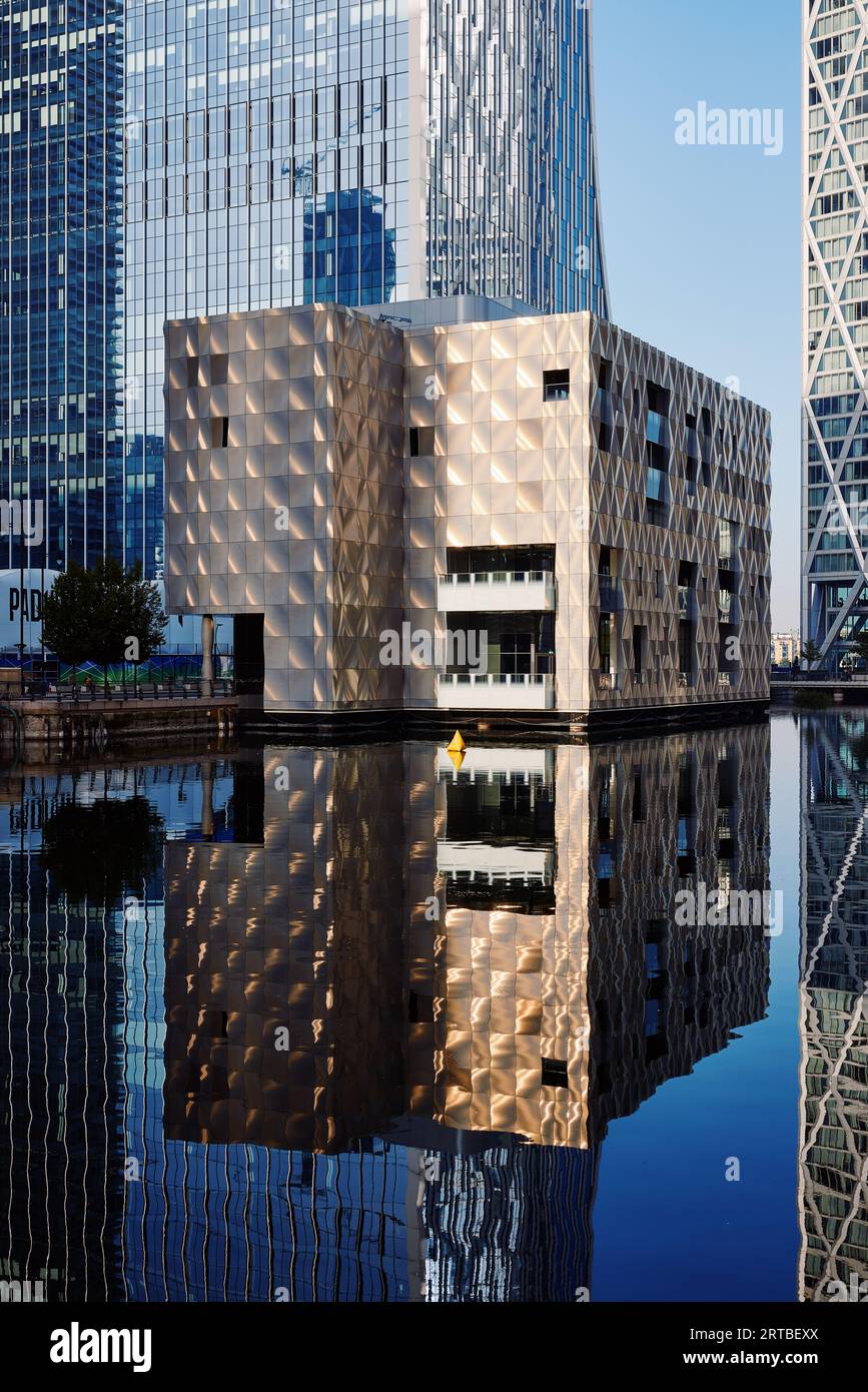 The Quay Club, Canary Wharf, designed by Jun Aoki & Adamson Associates ...