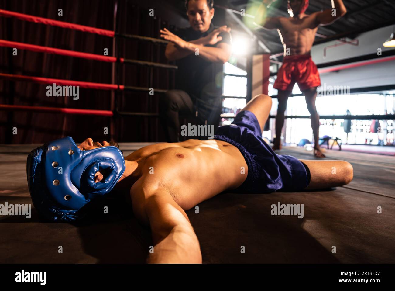 Loser boxer hi-res stock photography and images - Alamy