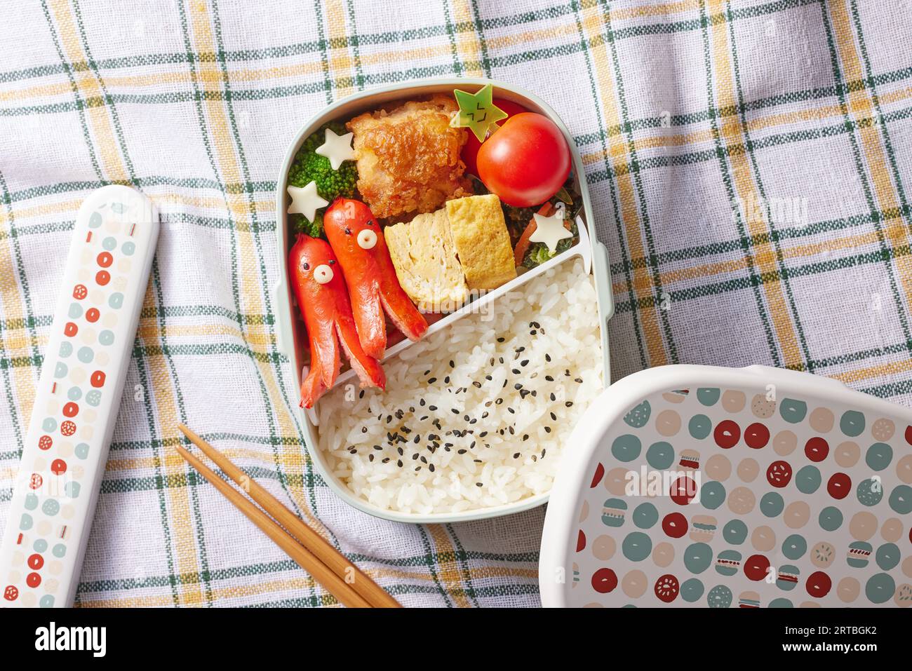 Bento box and chopsticks hi-res stock photography and images - Alamy