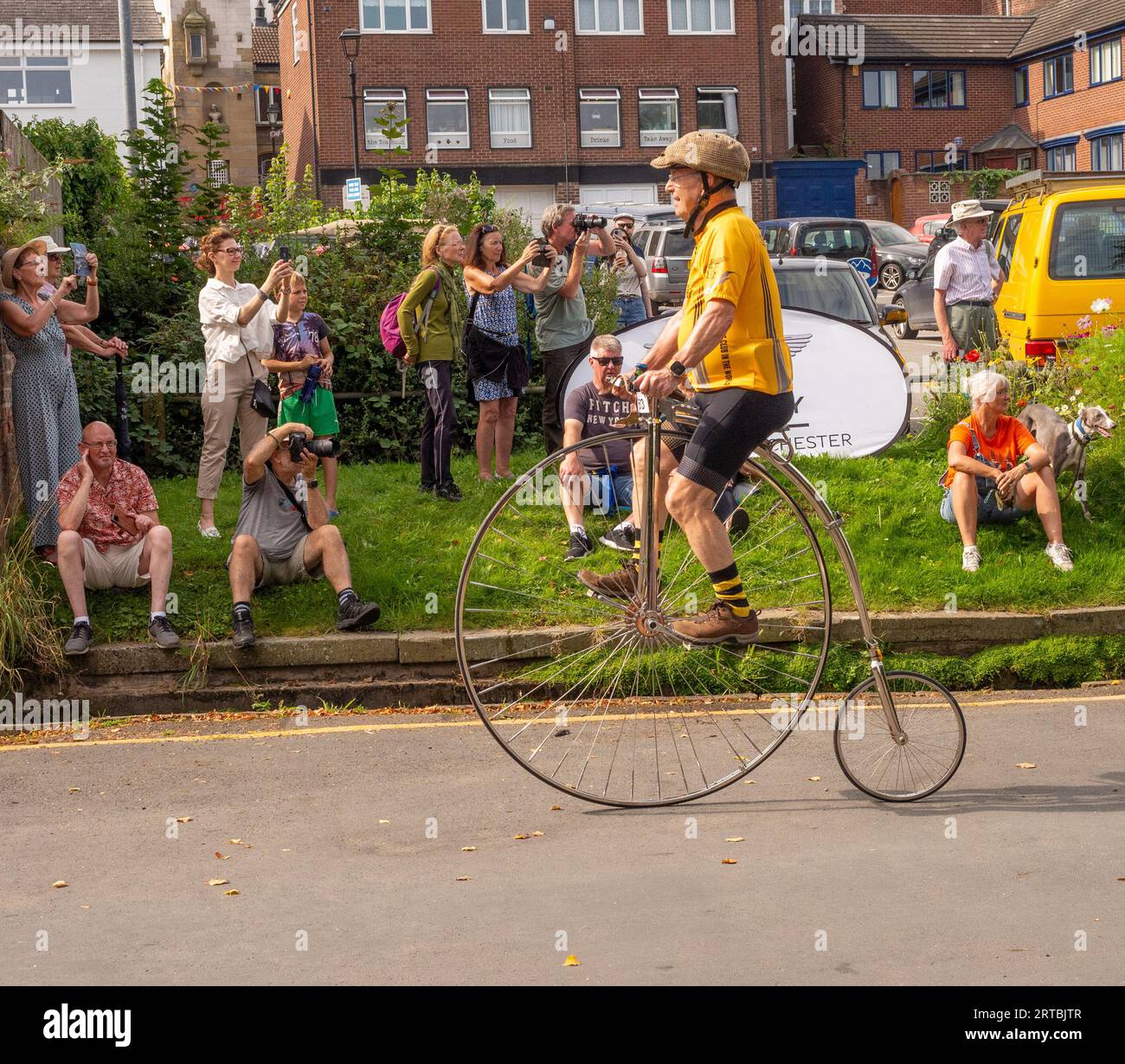 Penny farthing race knutsford hi-res stock photography and images - Alamy