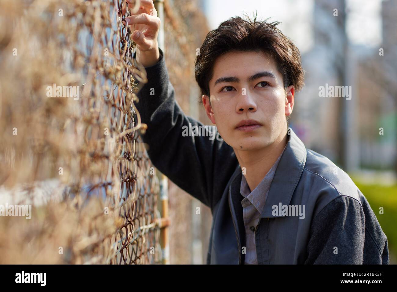 Japanese fence hi-res stock photography and images - Alamy