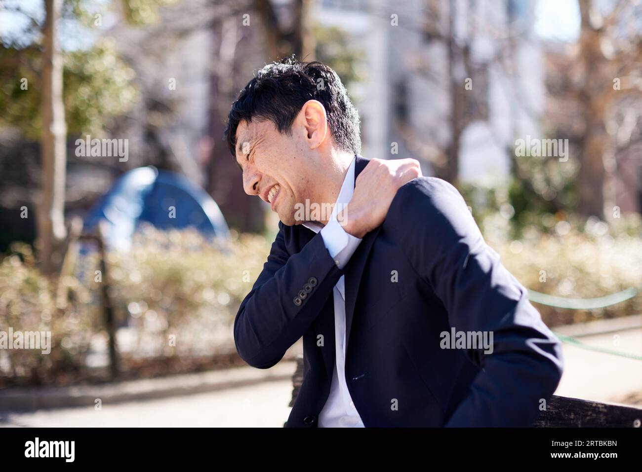 Mature man painful stiff hi-res stock photography and images - Alamy
