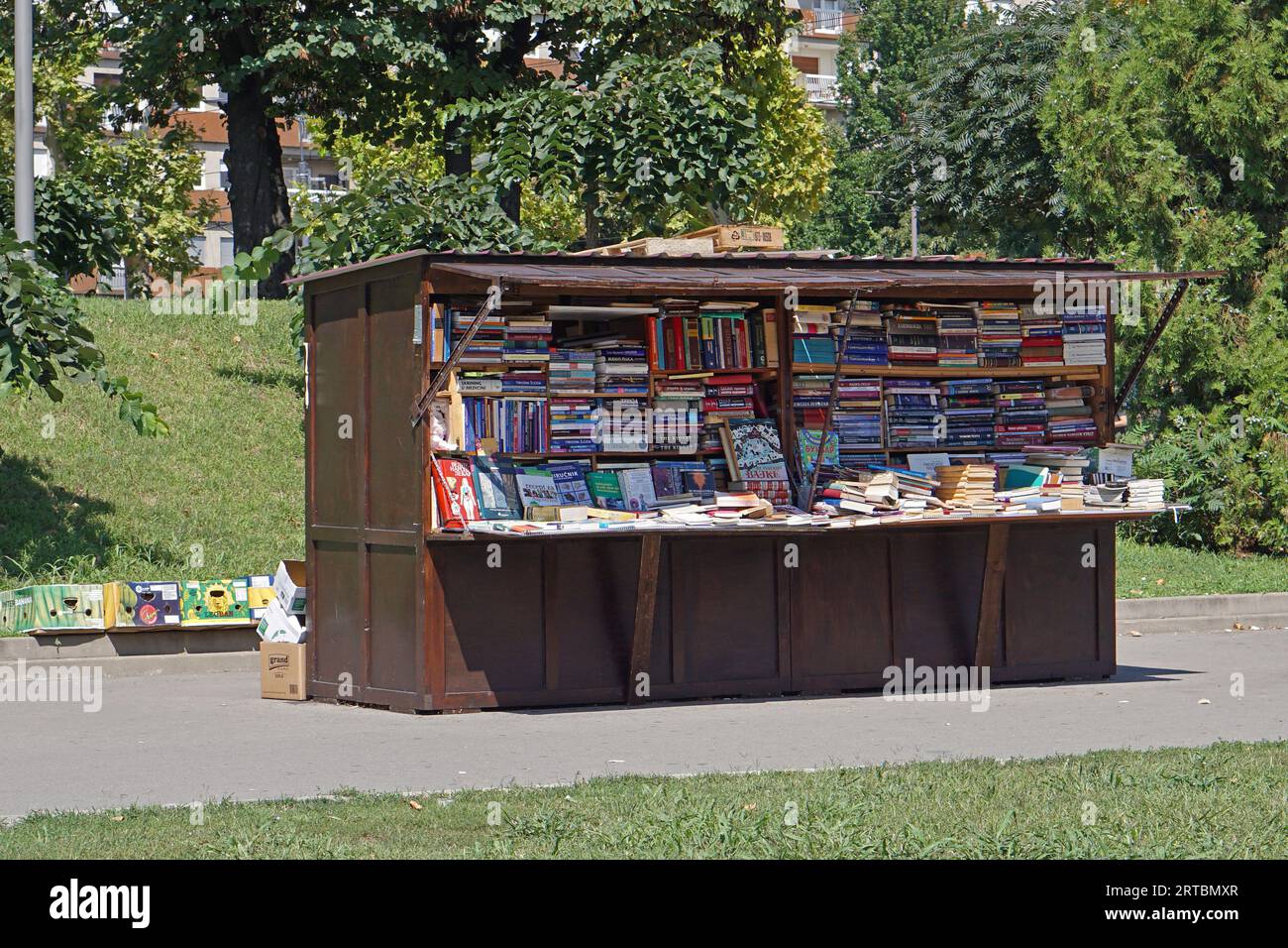 Kiosk booth hi-res stock photography and images - Alamy