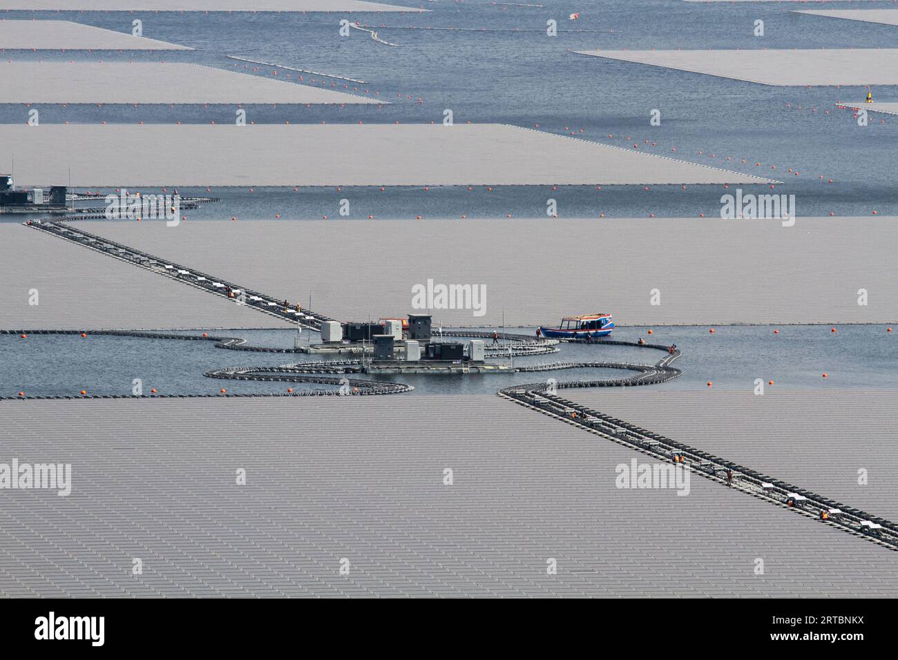 Cianjur, West Java, Indonesia. 12th Sep, 2023. A floating PV plant ...