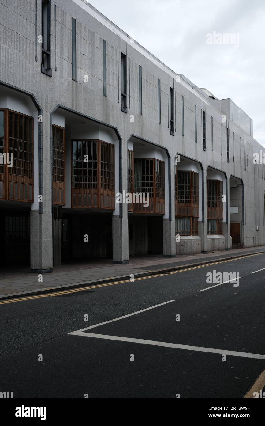 Centre ismaili south kensington hi-res stock photography and images - Alamy