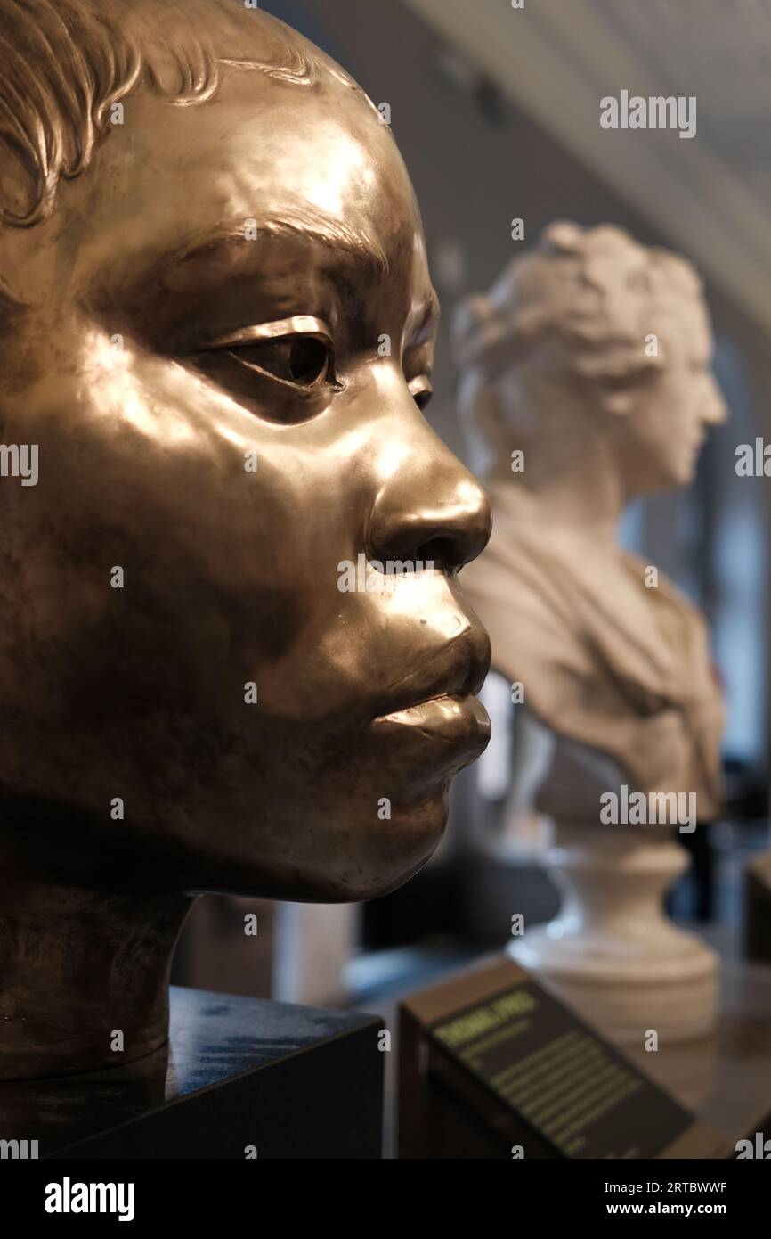 Thomas price sculpture hi-res stock photography and images - Alamy