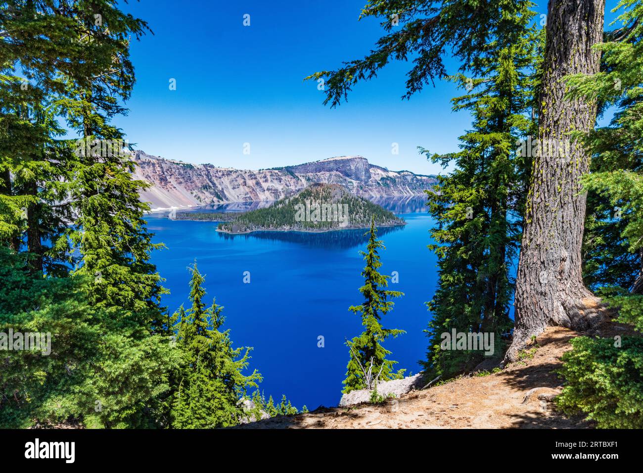 View of Wizard island from Discovery Point Stock Photo - Alamy