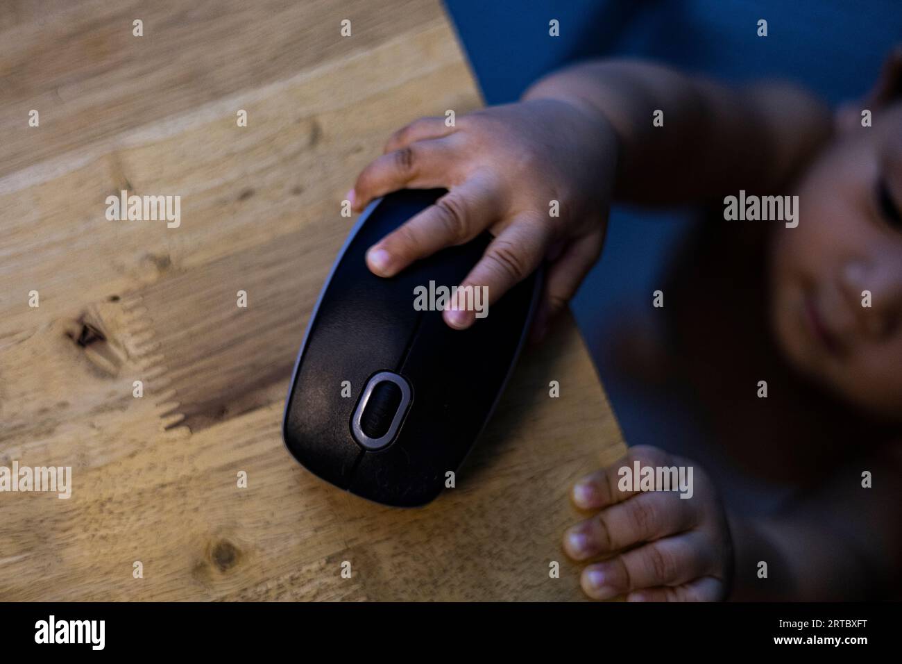 Children Use A Mouse, background for the ad and wallpaper in the ...