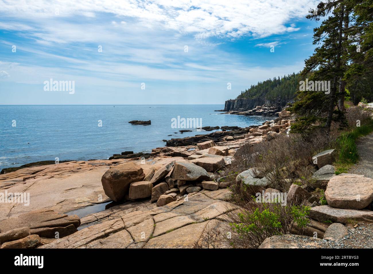 Thunder Hole and view of Atlantic Ocean in Acadia National Park Stock ...