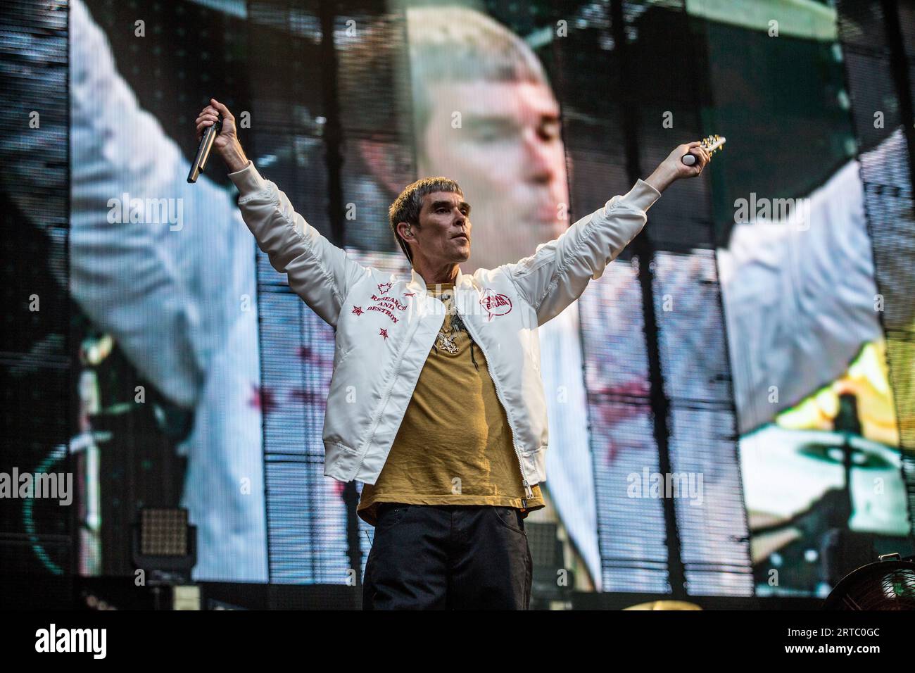 The Stone Roses performing at Wembley Stadium Stock Photo - Alamy