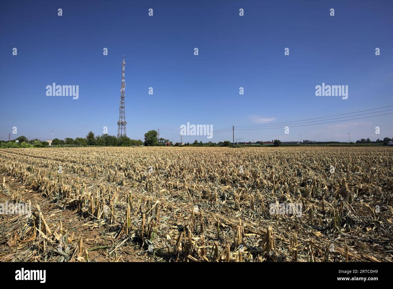 Mobile phone pylons hi-res stock photography and images - Alamy