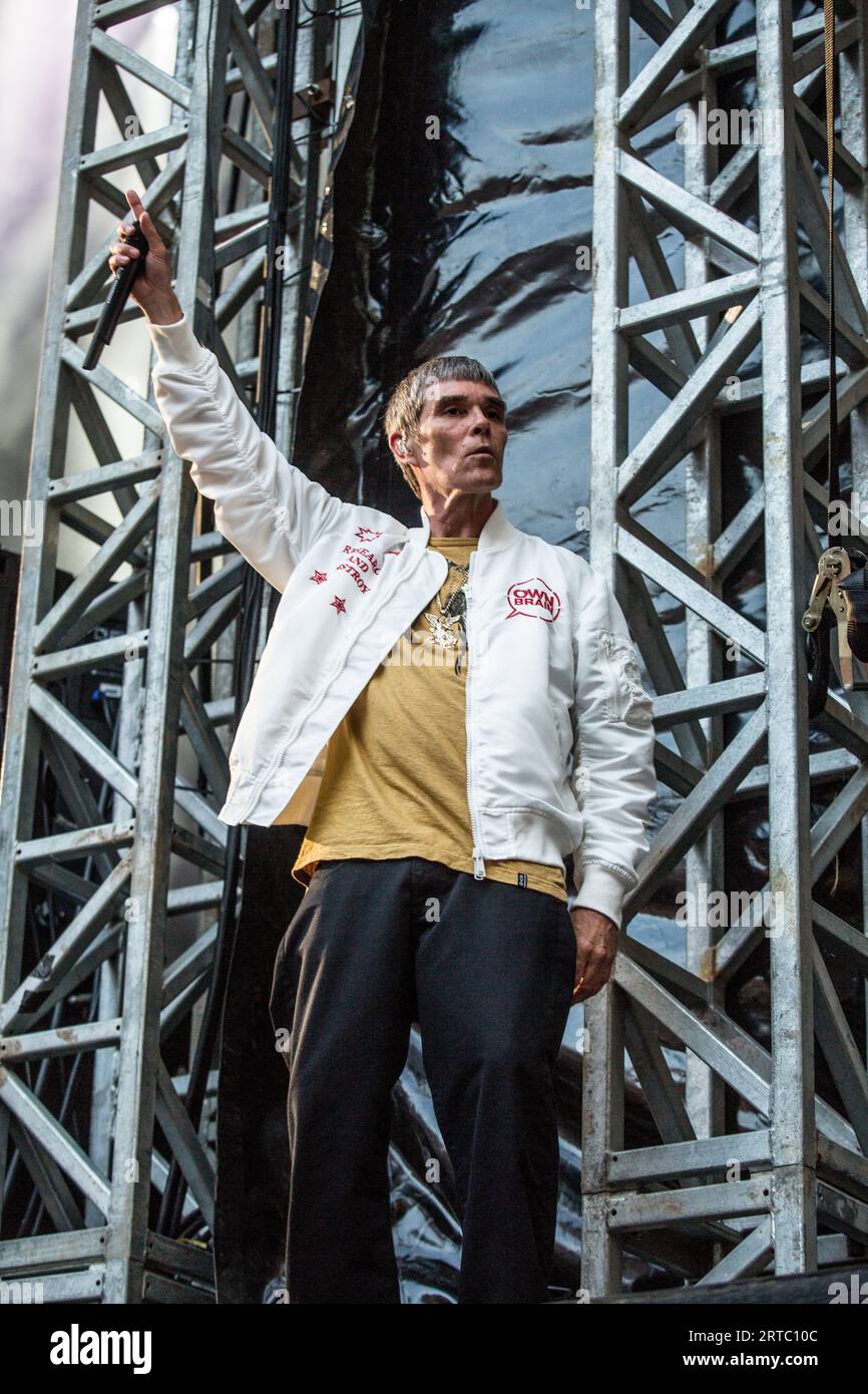 The Stone Roses performing at Wembley Stadium Stock Photo - Alamy