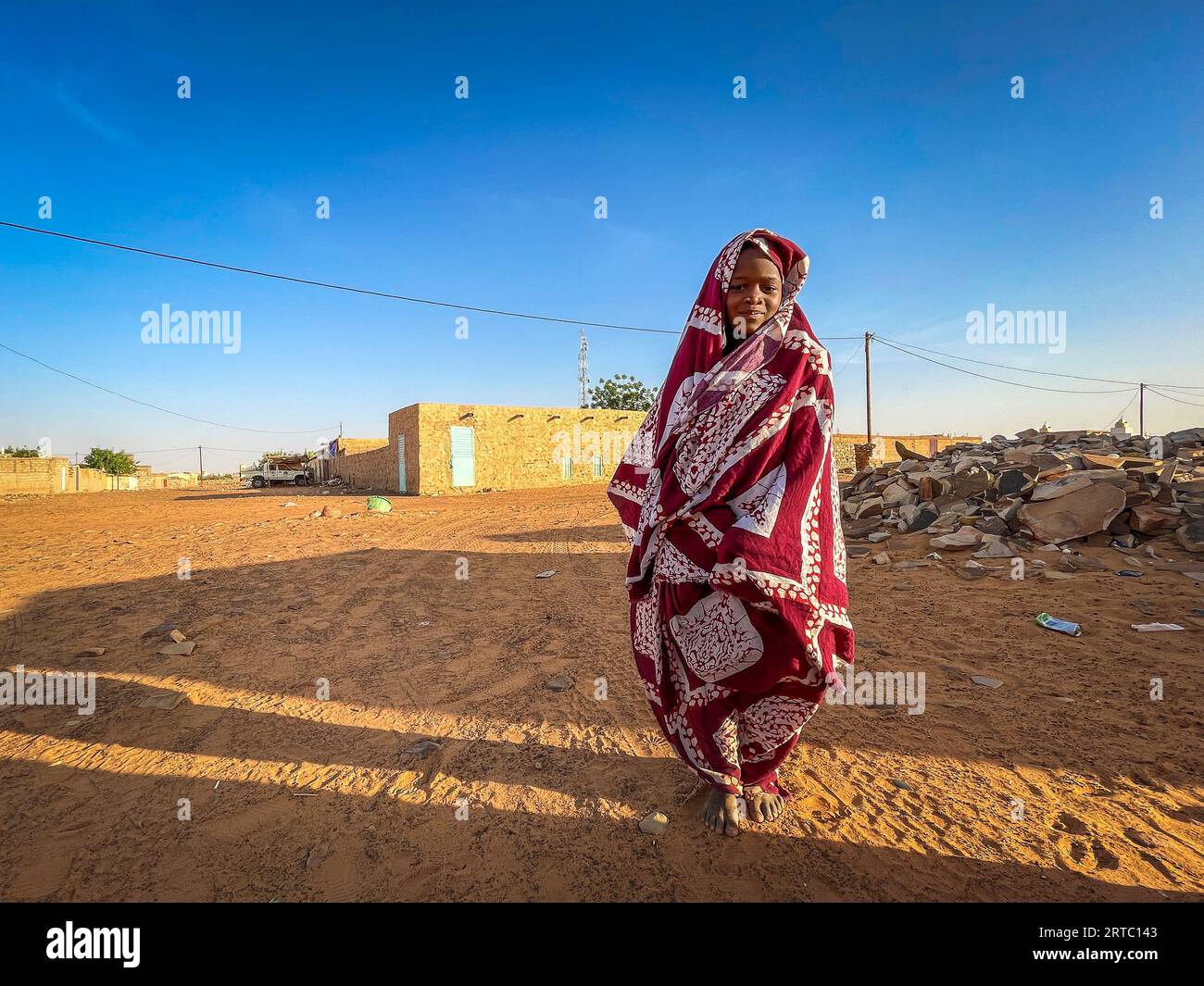 Mauritania, Adrar region, Chinguetti, girl Stock Photo - Alamy
