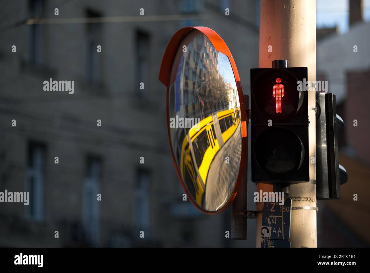 Train stop red signal hi-res stock photography and images - Alamy