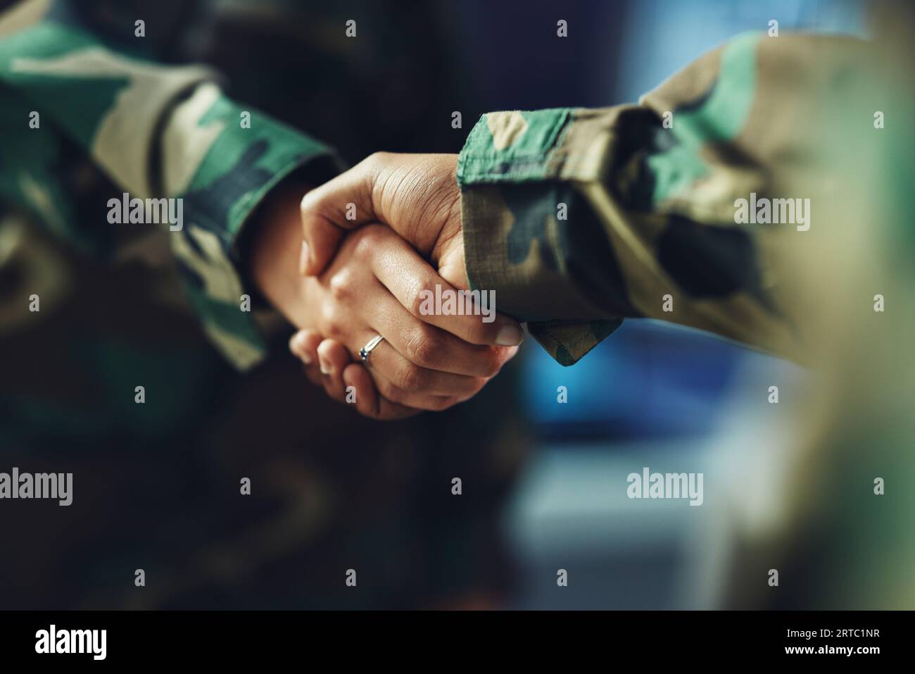 Army partnership hi-res stock photography and images - Alamy