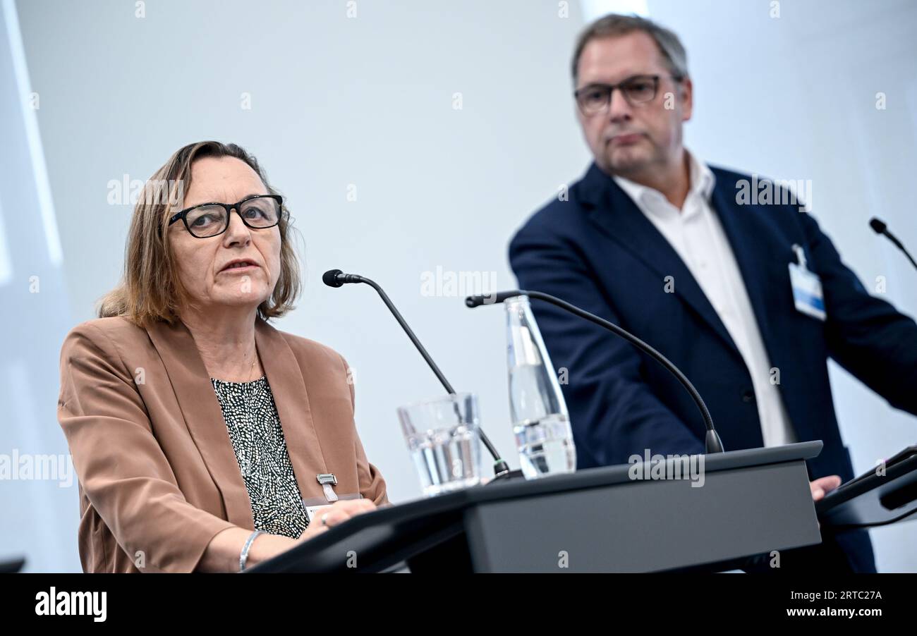 Karl broich hi-res stock photography and images - Alamy