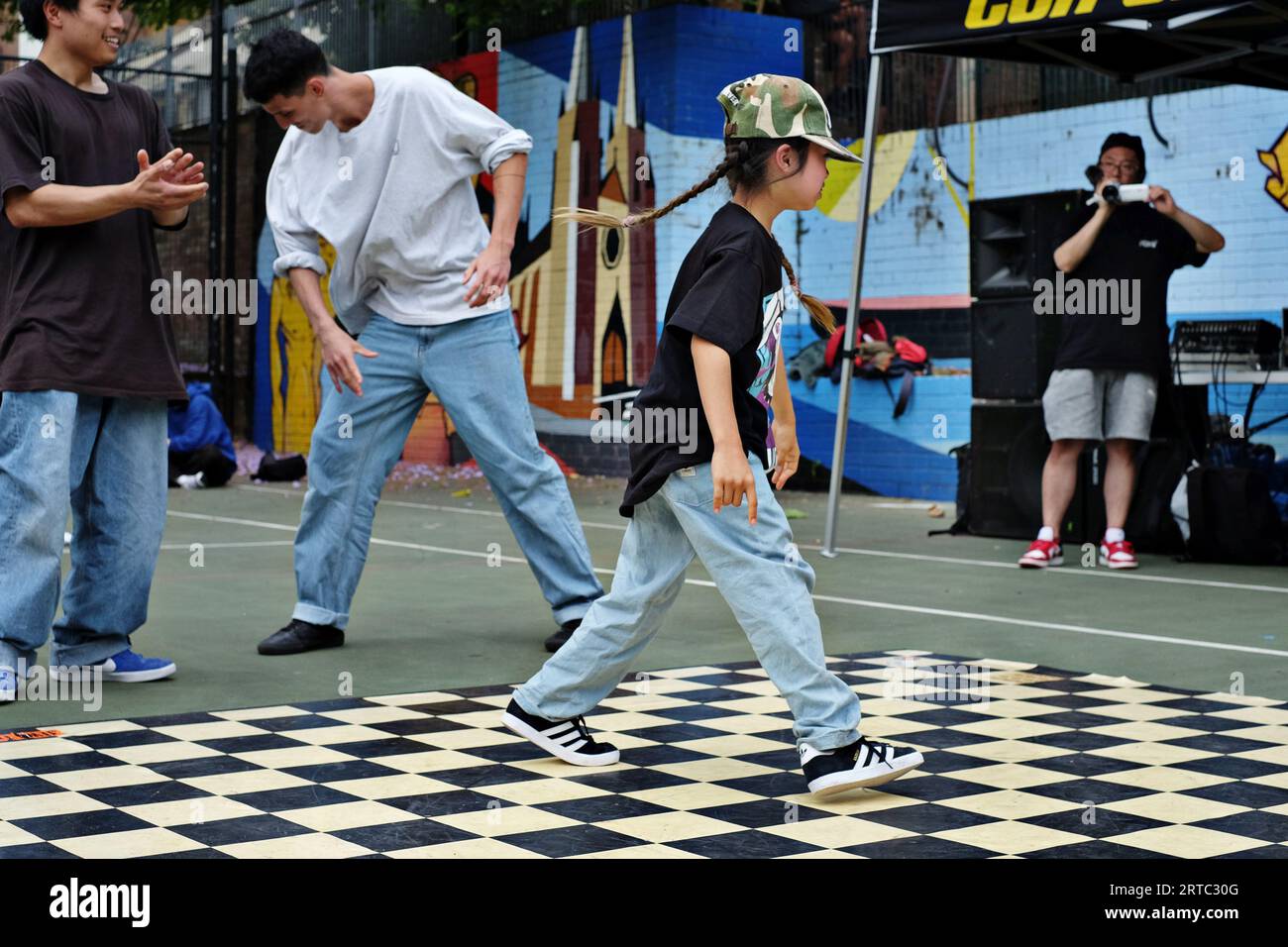 Hip hop dance child hi-res stock photography and images - Alamy