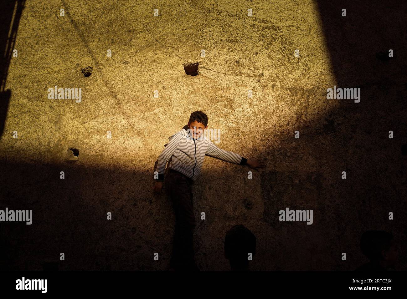 Morocco, Fes, daily life, boy Stock Photo - Alamy