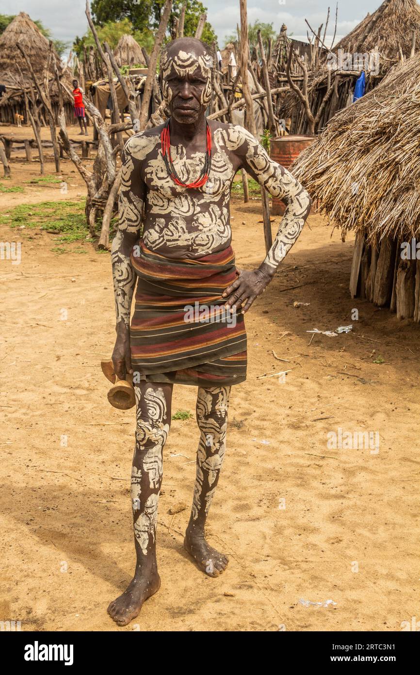 Karo people body painting hi-res stock photography and images - Alamy