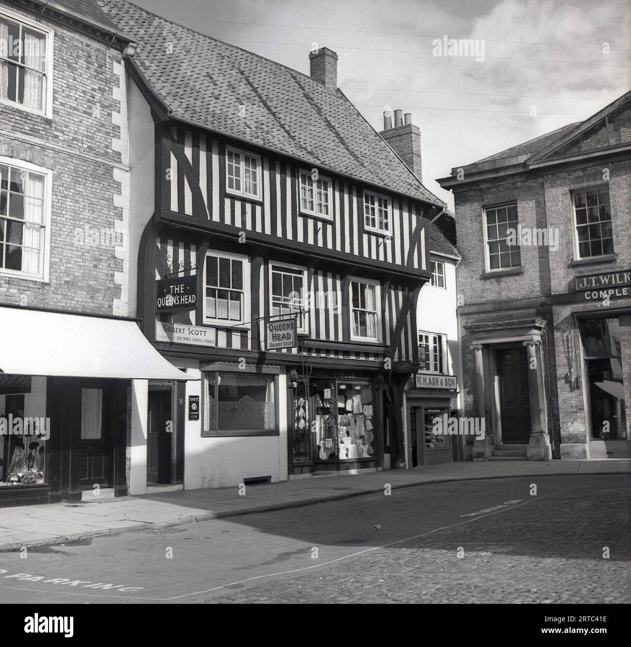 1950s, historical, small public house, The Queen's Head, timber-framed ...