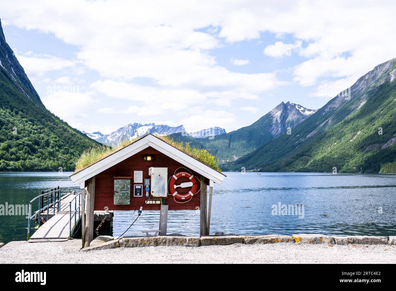 Pier for ships in Oeye, Hotel Union Oeye, Norangsdalen ...