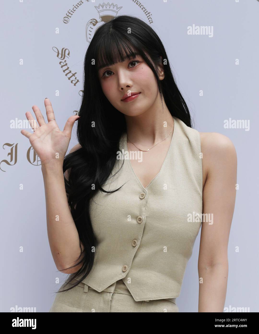 Bi k pop hi-res stock photography and images - Alamy