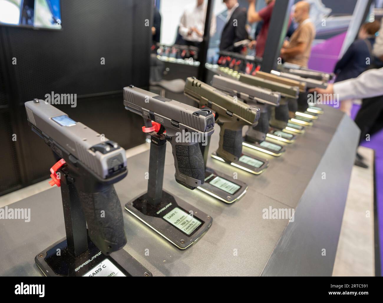 Naval firearms hi-res stock photography and images - Alamy