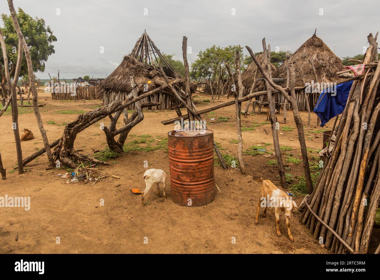 Huts in Korcho village of Karo tribe, Ethiopia Stock Photo - Alamy