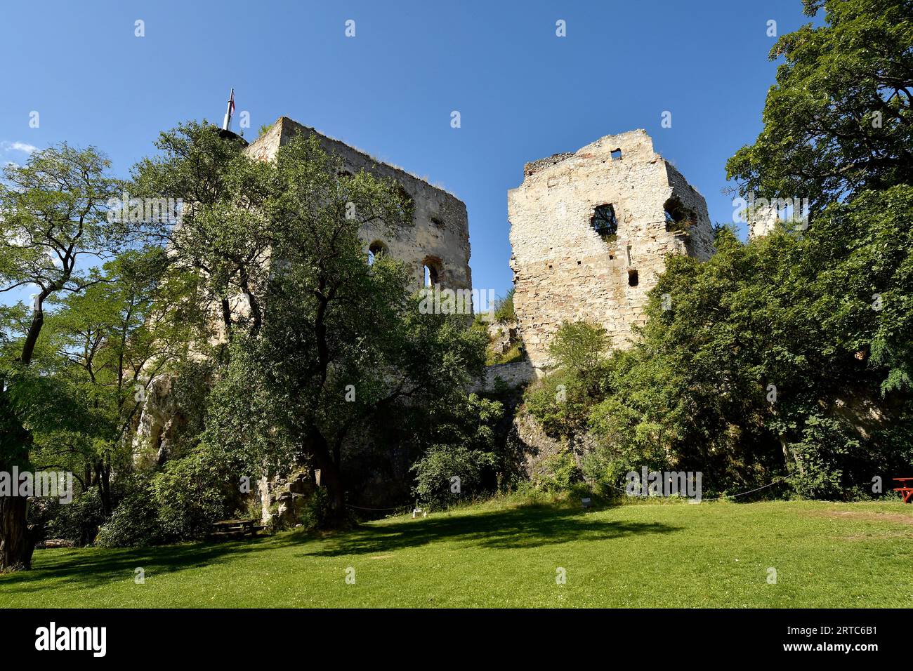 Austria, ruin of medieval castle Falkenstein in a well known wine ...