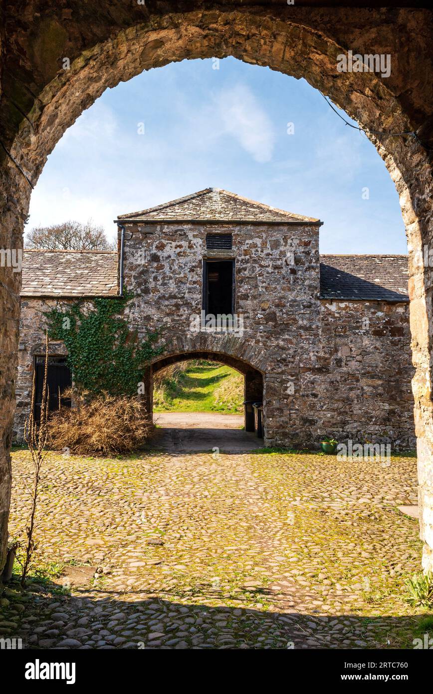 Old fashioned stables hi-res stock photography and images - Alamy