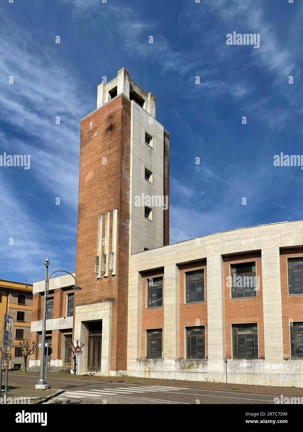 Casa del fascio hi-res stock photography and images - Alamy