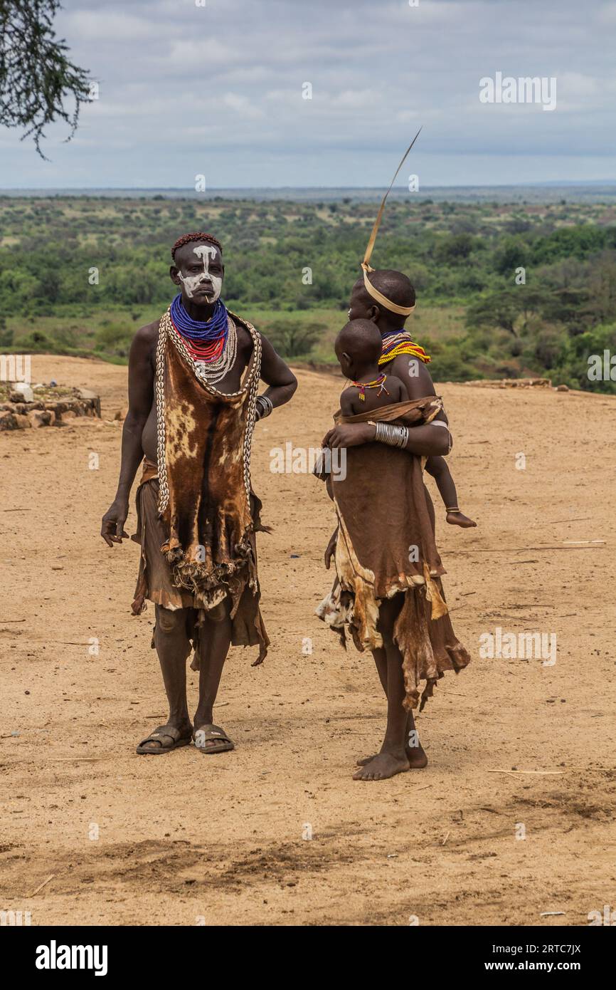 KORCHO, ETHIOPIA - FEBRUARY 4, 2020: Members of Karo tribe in their ...