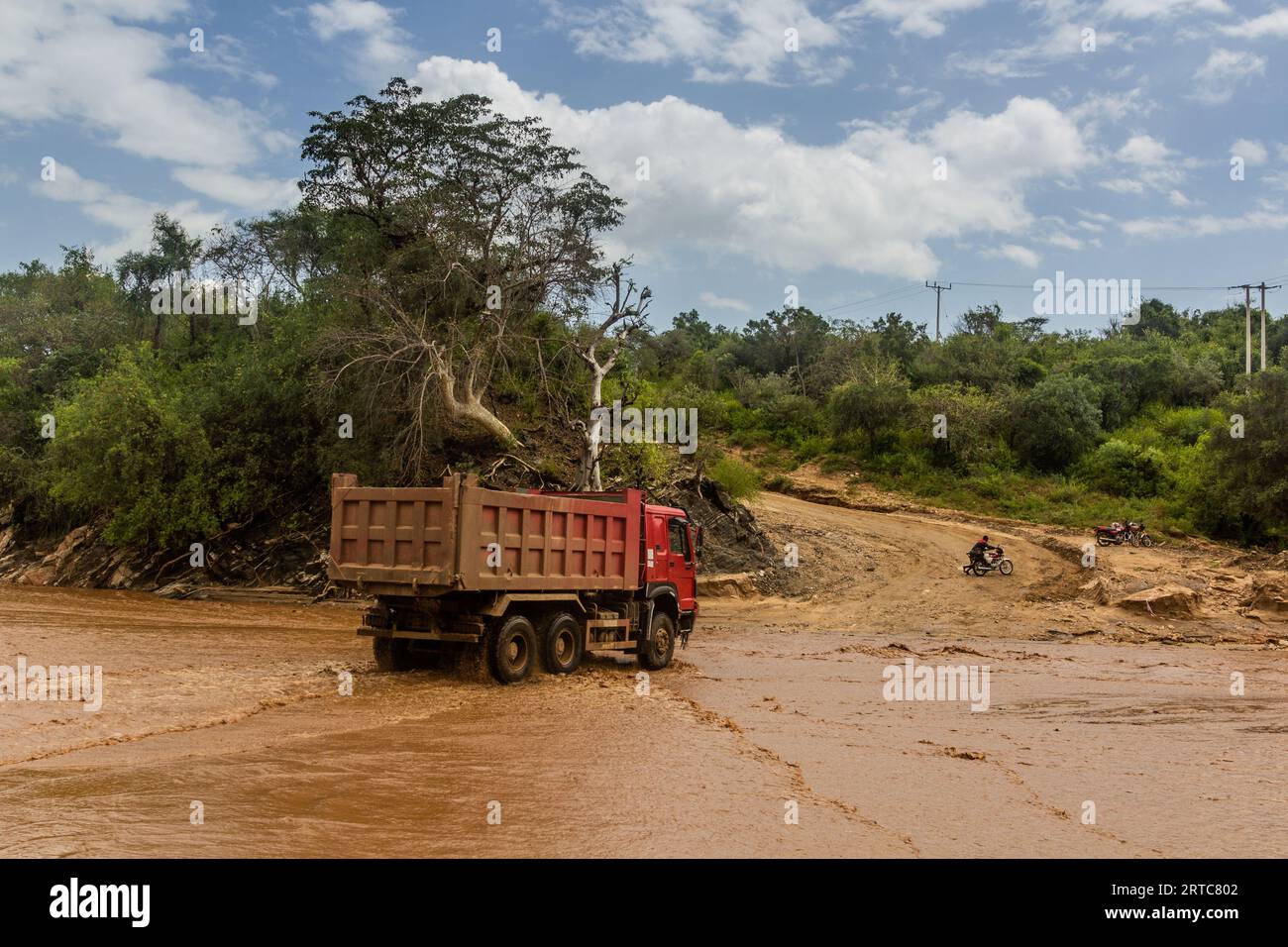 Truck crossing Kizo river, Ethiopia Stock Photo - Alamy