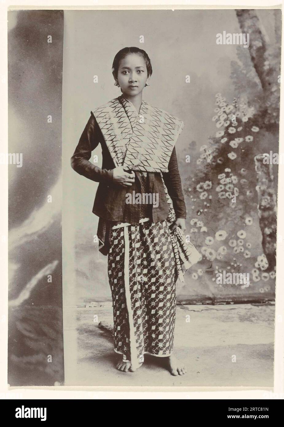 Studio portrait of a young Javanese woman, 1910, Indonesia, Bali, Java ...