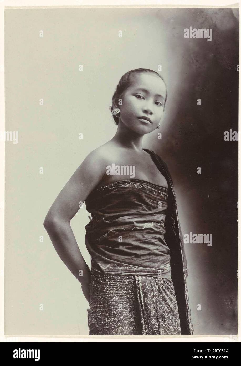 Studio portrait of a young Javanese woman, 1910, Indonesia, Bali, Java ...