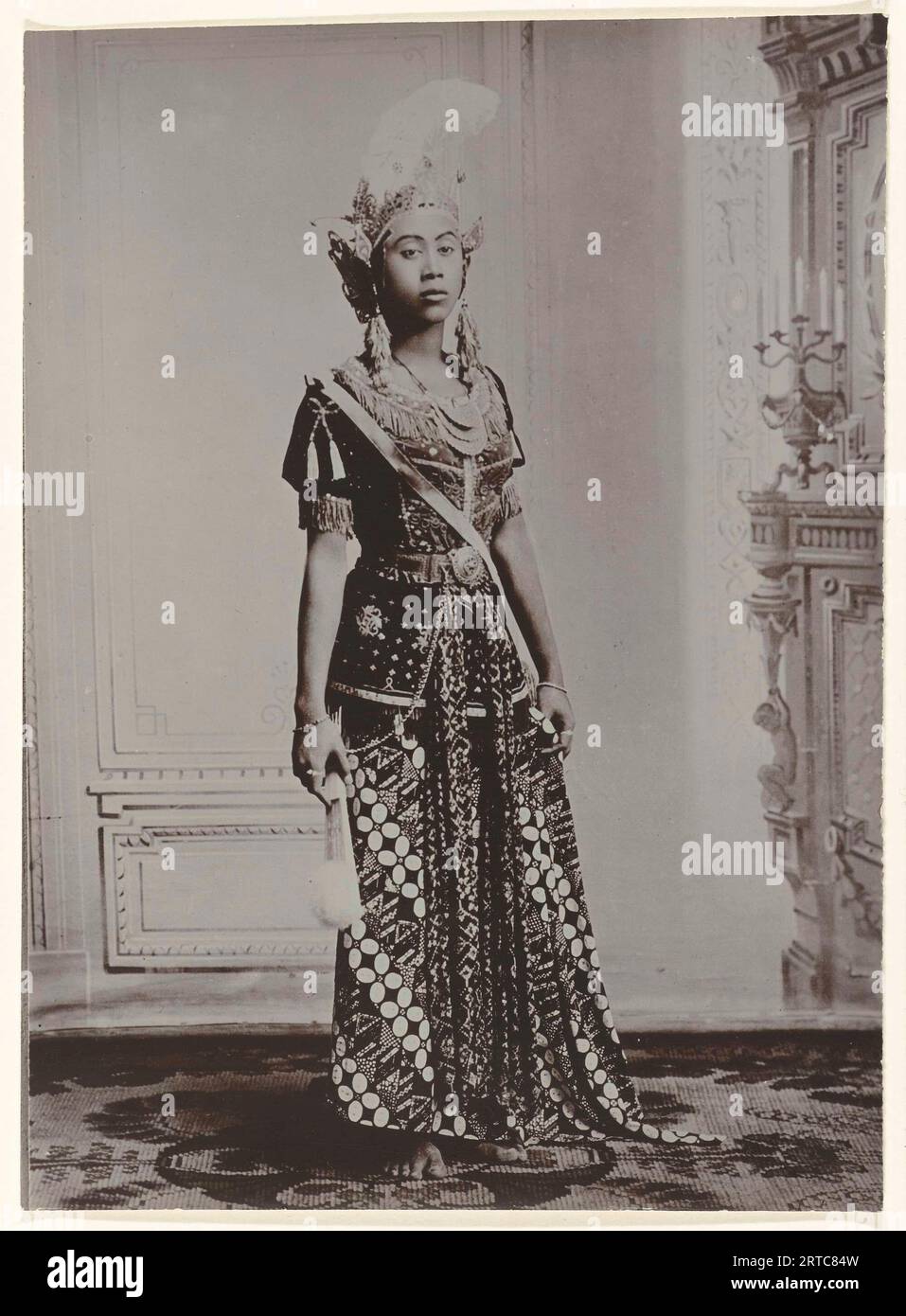 Studio portrait of a young Javanese woman, 1910, Indonesia, Bali, Java ...