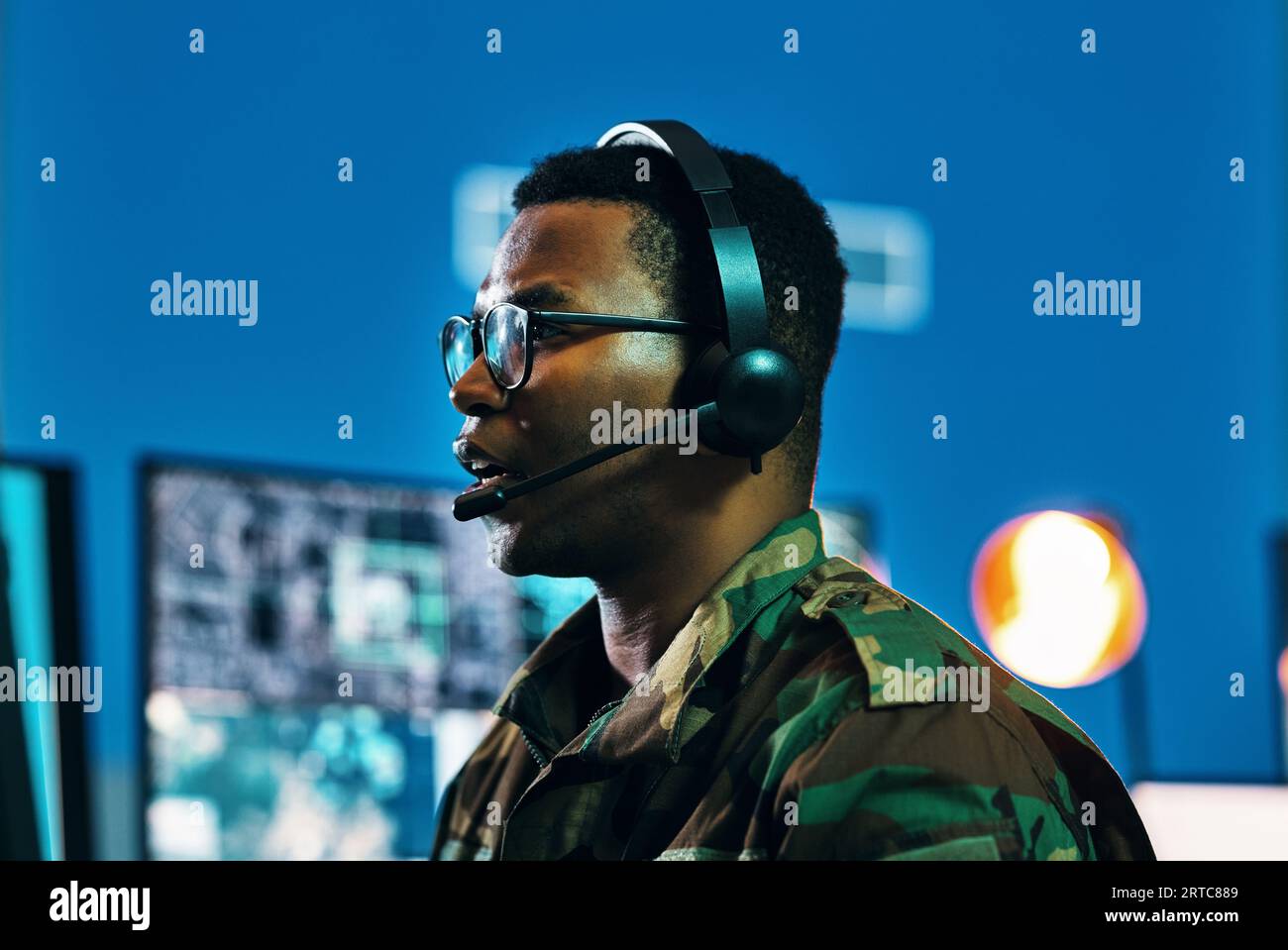 Cybersecurity consultant hi-res stock photography and images - Alamy