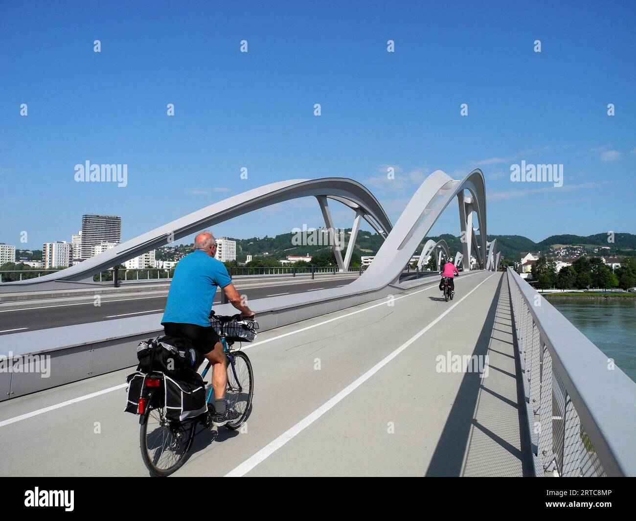 Austria, new bridge over the Danube river to replace the old railway ...