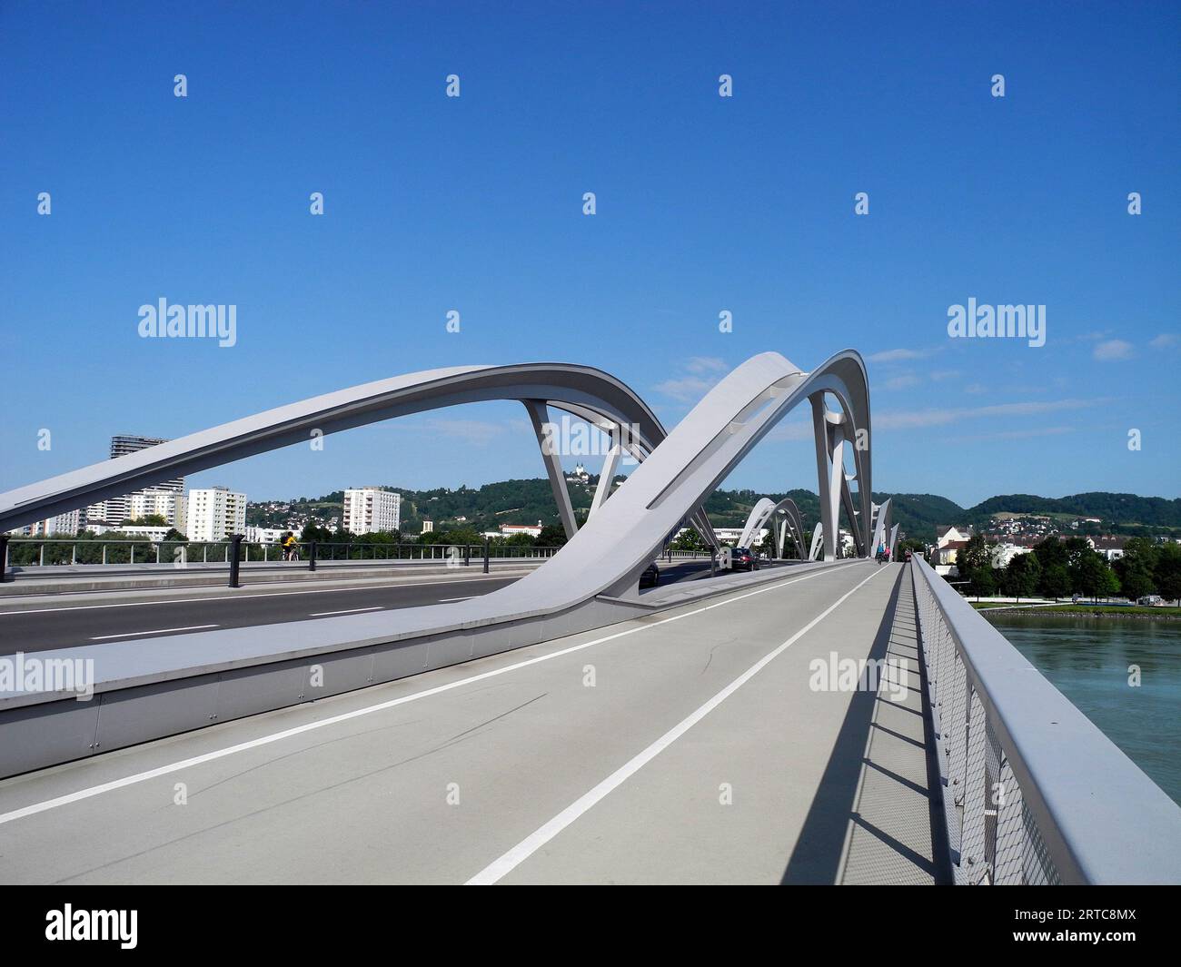 Austria, new bridge over the Danube river to replace the old railway ...