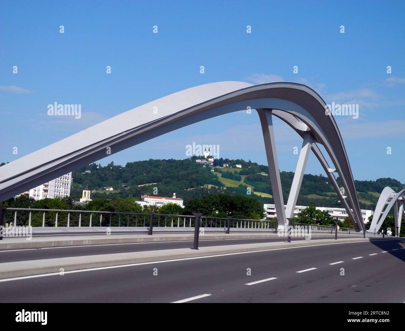 Austria, new bridge over the Danube river to replace the old railway ...