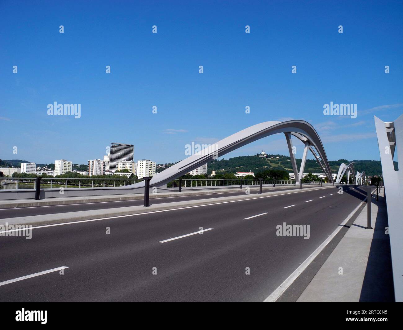 Austria, new bridge over the Danube river to replace the old railway ...